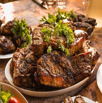 4 Tips Memanggang Daging untuk Pesta BBQ